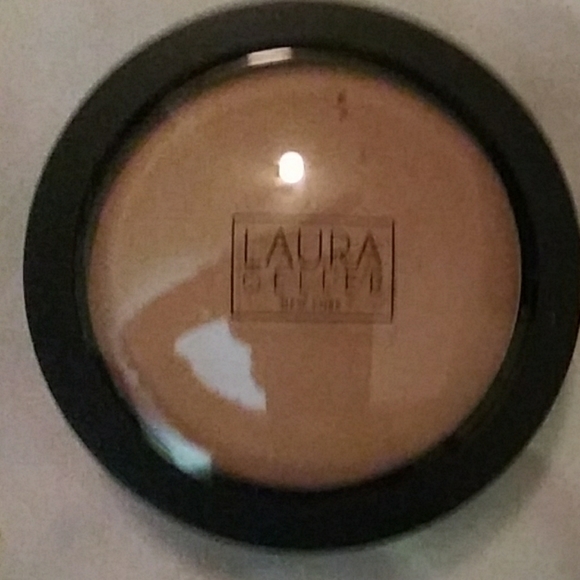 Laura Geller | Makeup | Laura Geller Baked Powder Foundation | Poshmark